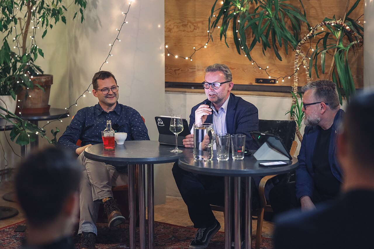 How Does Czech Wikipedia Celebrate 17 November? The Czechoslovakia ...